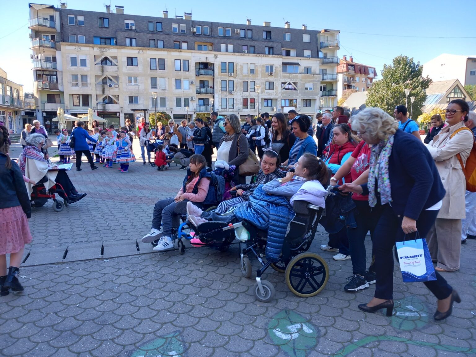 Defilé priateľstva - Hlas ľudu